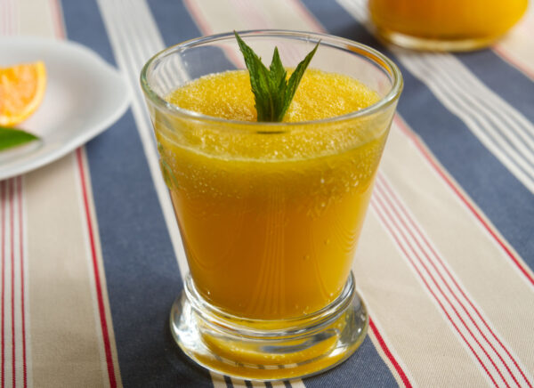 Fizzy Orange & Mango Juice - NatureDoc