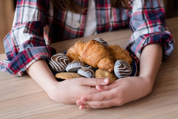Five things you can do when your child is hooked on sugary food - NatureDoc