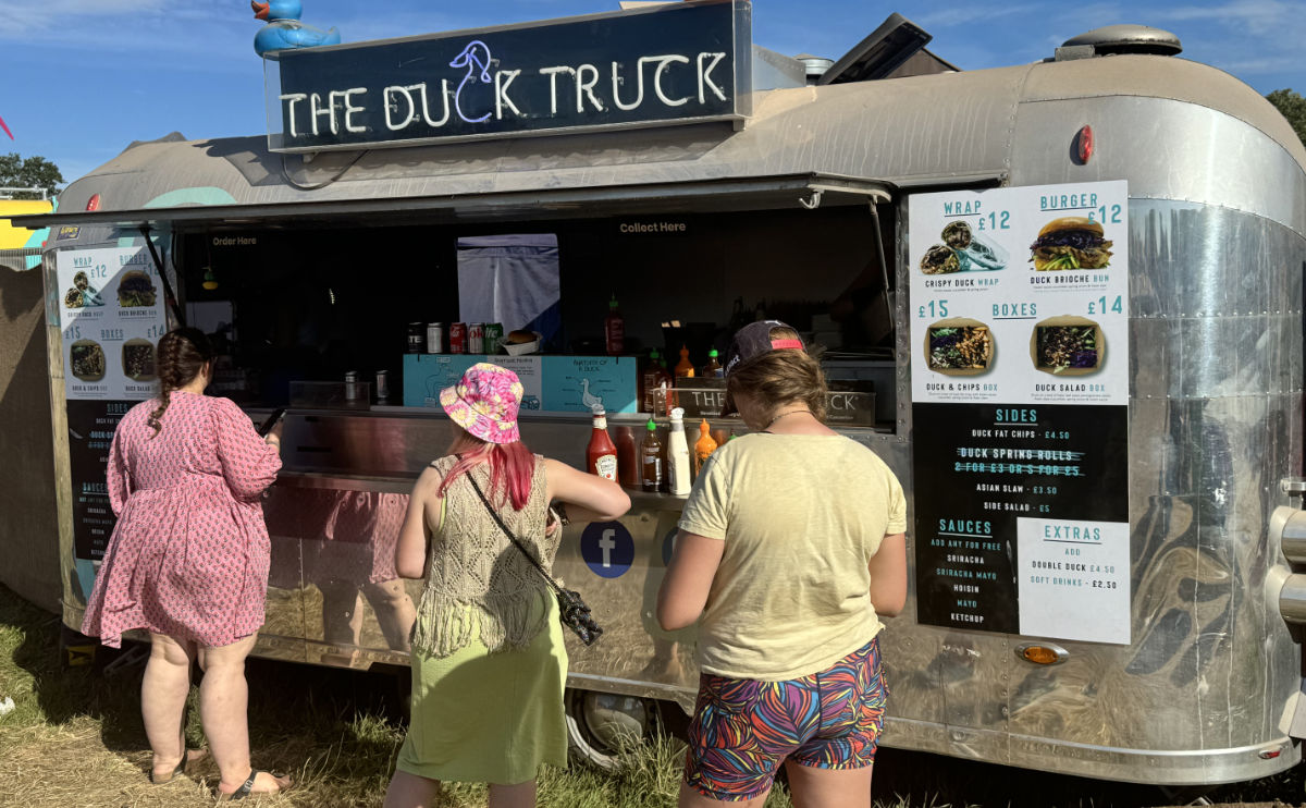 How to eat well at festivals - NatureDoc